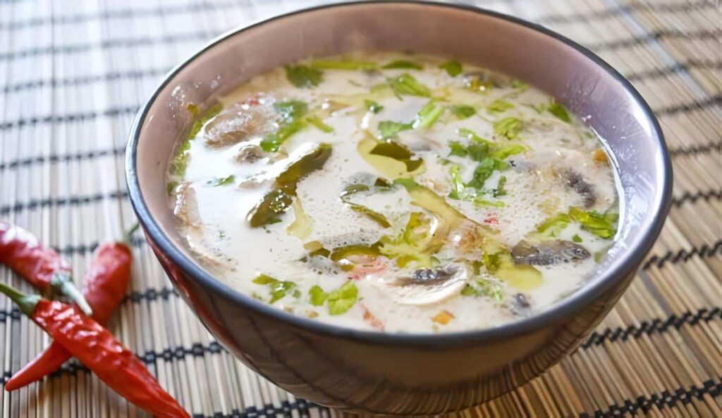 Sopa de Pescado al Estilo Thai: Receta Auténtica y Sabrosa