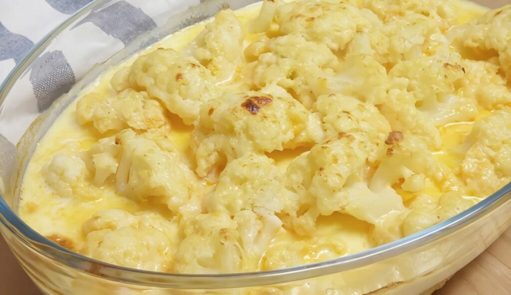 Coliflor con salsa de queso | Recetas de entrada y plato fuerte