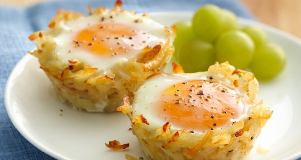 Huevos en Nido de Papas: Receta Fácil y Deliciosa para Desayuno